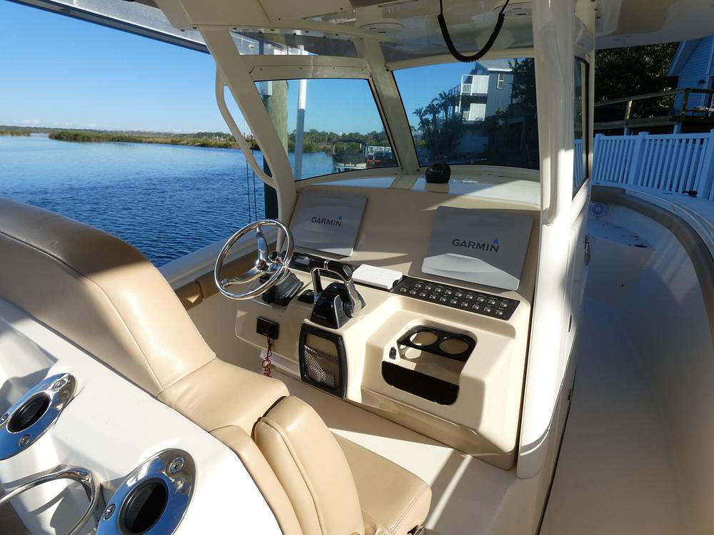 2015 Scout 300 LXF Power boat for Sale in Odessa, FL