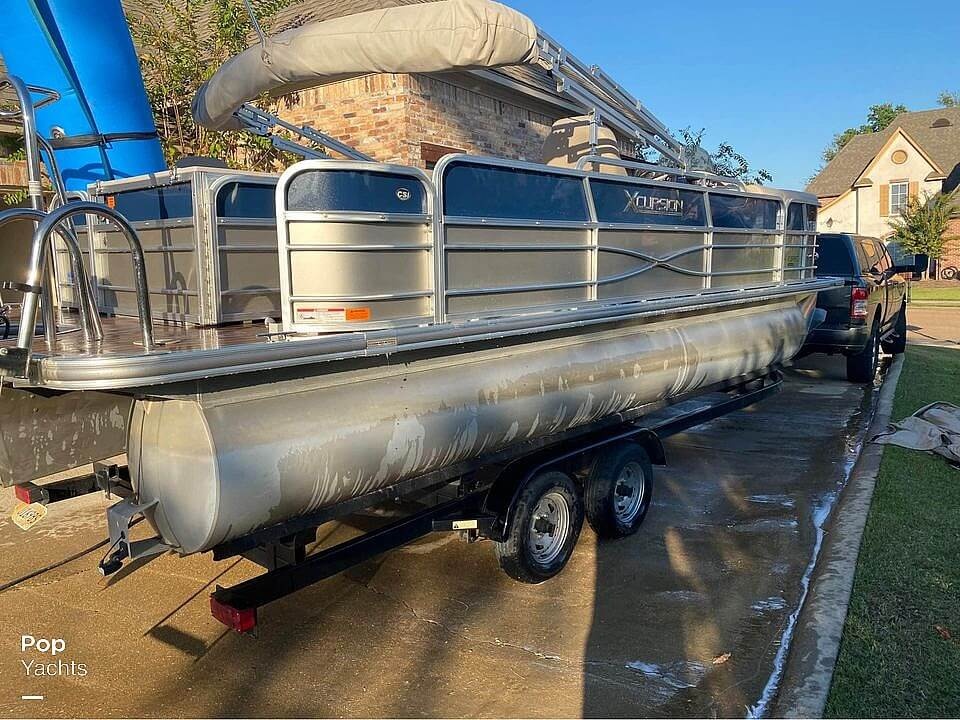 2016 Xcursion X-23RFC Pontoon Boat for Sale in Madison, MS