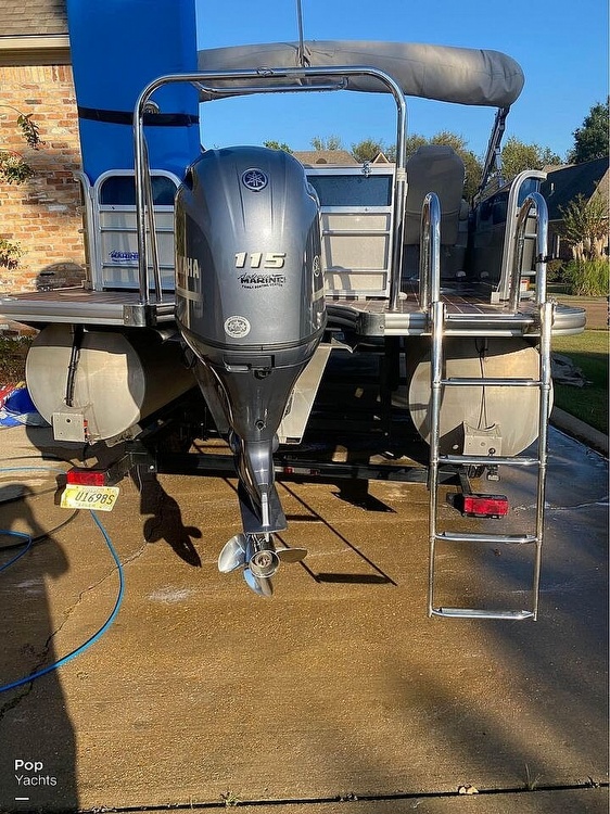 2016 Xcursion X-23RFC Pontoon Boat for Sale in Madison, MS