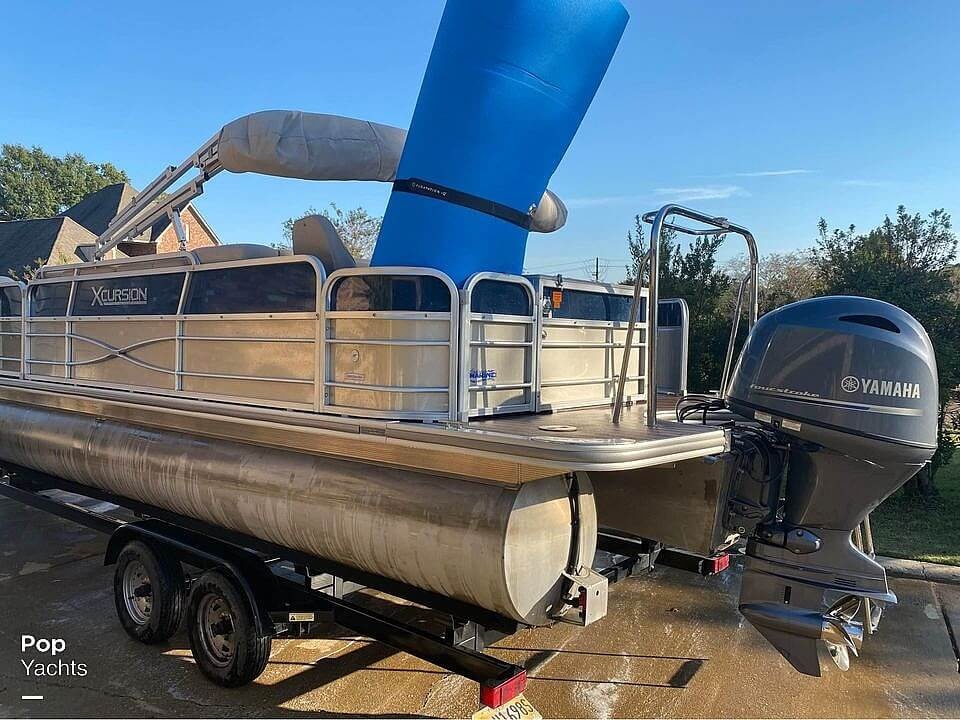 2016 Xcursion X-23RFC Pontoon Boat for Sale in Madison, MS
