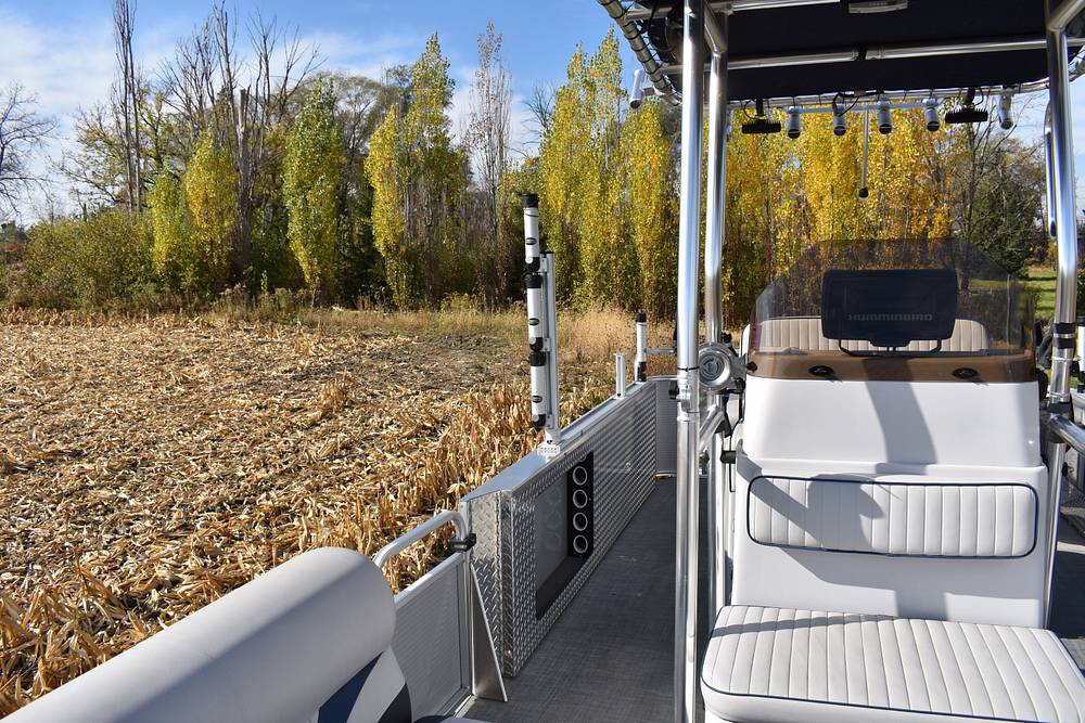 2017 Angler Qwest 818 Pro Fish Pontoon Boat for Sale in Saginaw, MI