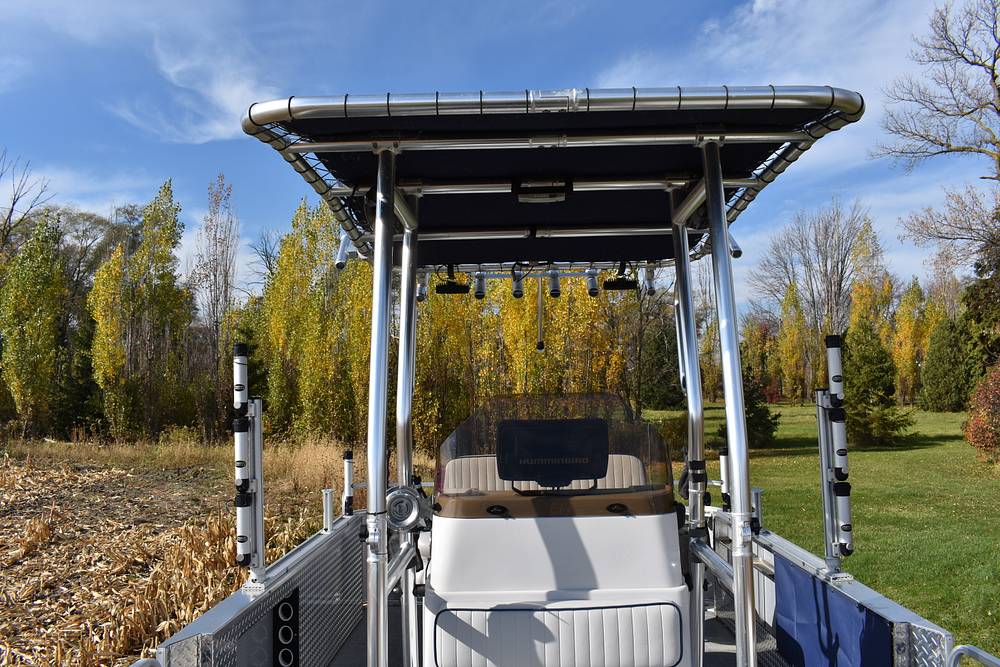 2017 Angler Qwest 818 Pro Fish Pontoon Boat for Sale in Saginaw, MI