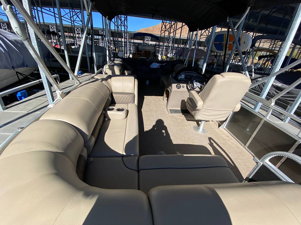2021 Sun Tracker Party Barge 20DLX Pontoon Boat for Sale in