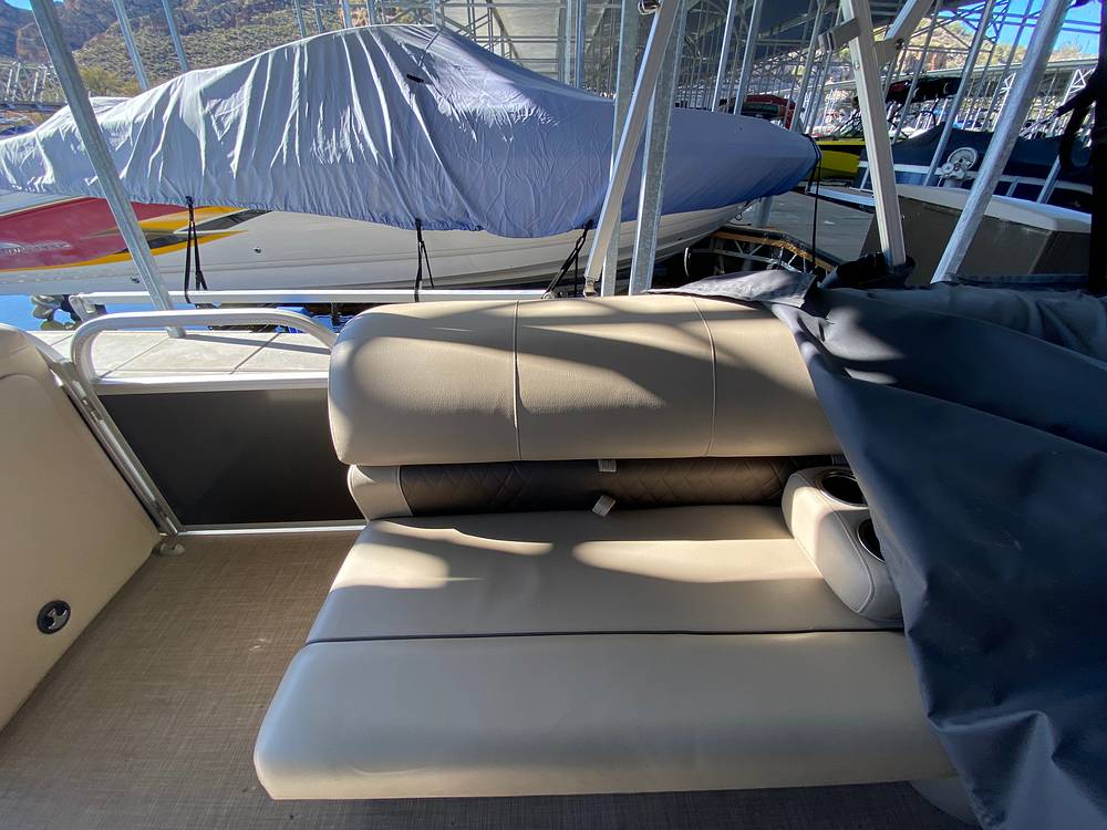 2021 Sun Tracker Party Barge 20DLX Pontoon Boat for Sale in