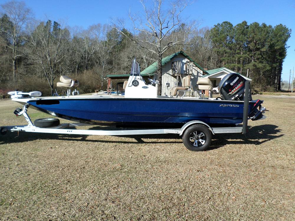 2019 Xpress H20 Bay Power boat for Sale in Waynesboro, MS