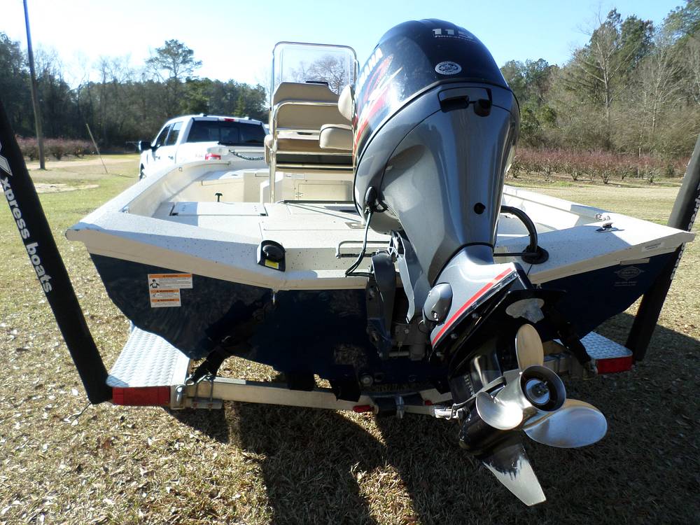2019 Xpress H20 Bay Power boat for Sale in Waynesboro, MS