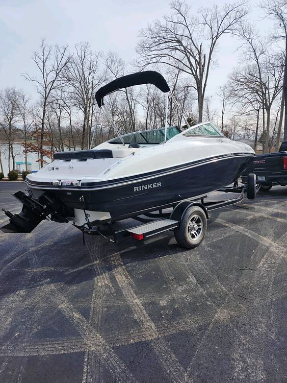 2017 Rinker 19QX Power boat for Sale in Gilbertsville, KY