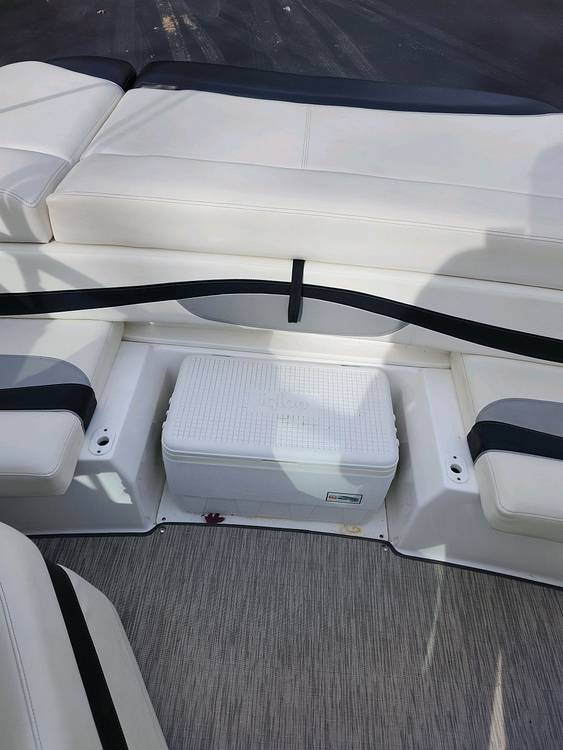 2017 Rinker 19QX Power boat for Sale in Gilbertsville, KY