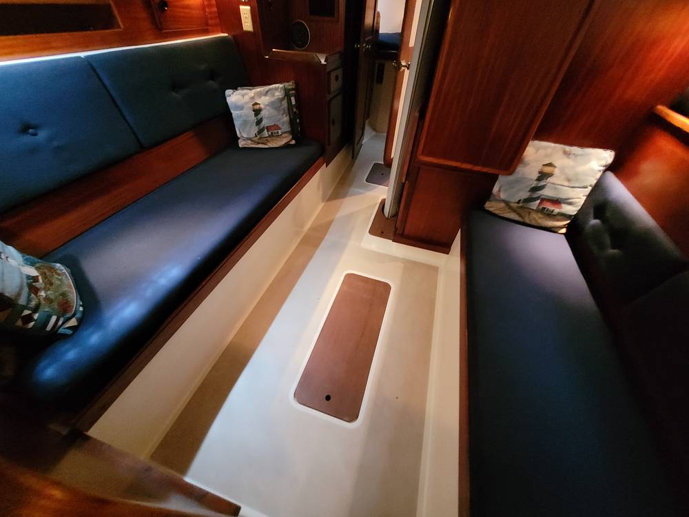 1980 Pearson 365 Sailboat for Sale in Clear Lake Shores, TX