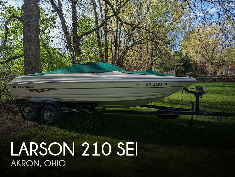 2002 Larson 210 SEI Power boat for Sale in Akron, OH