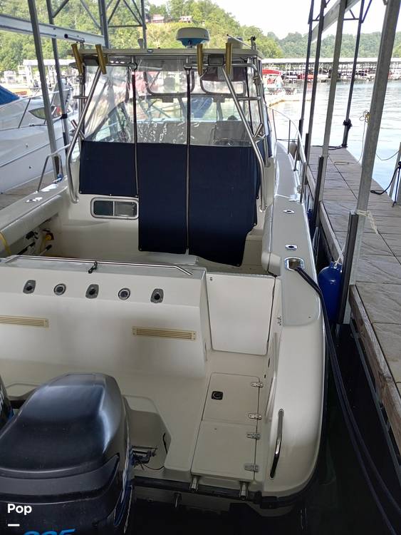 2001 Boston Whaler Conquest 28 Power boat for Sale in Cains Store, KY
