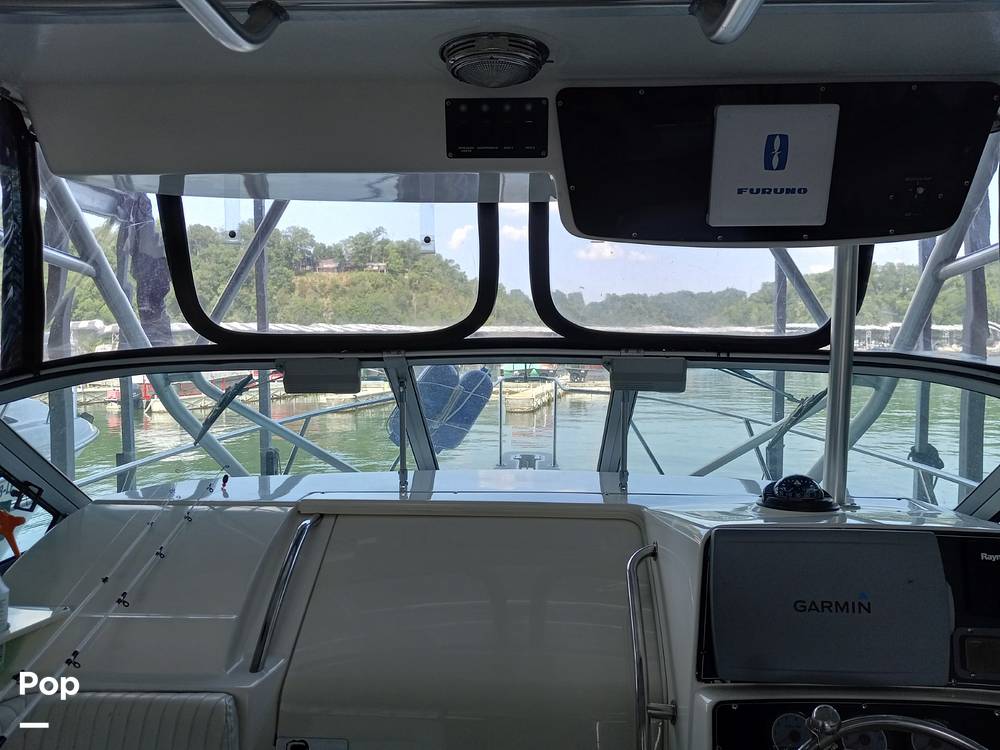 2001 Boston Whaler Conquest 28 Power boat for Sale in Cains Store, KY
