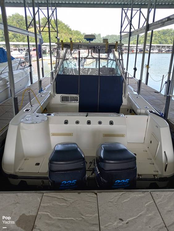 2001 Boston Whaler Conquest 28 Power boat for Sale in Cains Store, KY