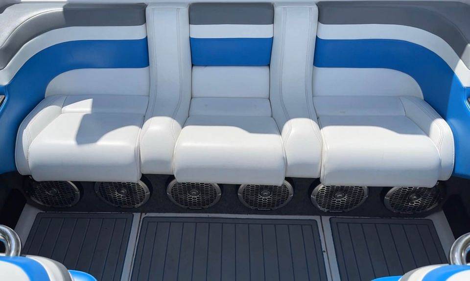 1991 Formula SR1 311 High Performance Boat for Sale in Lenox, MI