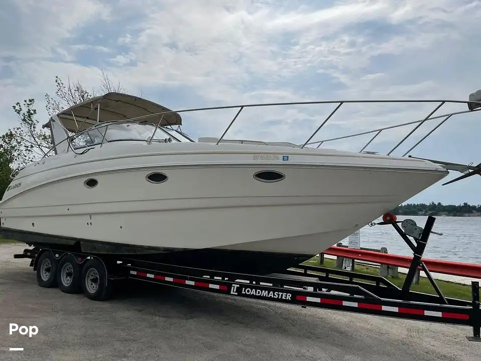 2004 Larson cabrio 330 Power boat for Sale in Hammond, NY