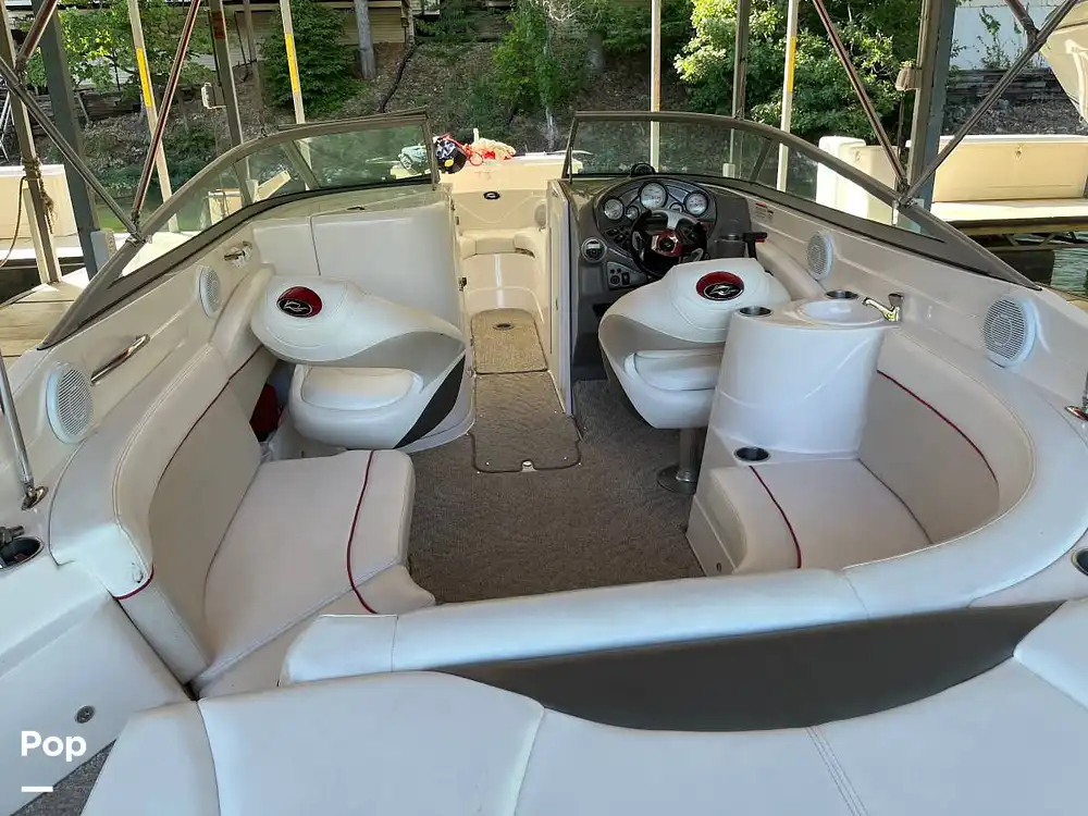 2006 Rinker Captiva 246 BR Power boat for Sale in Osage Beach, MO
