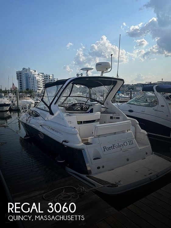2005 Regal Window Express 3060 Power boat for Sale in North Quincy, MA