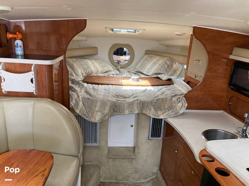 2002 Rinker 310 Fiesta Vee Power boat for Sale in Norwalk, CT