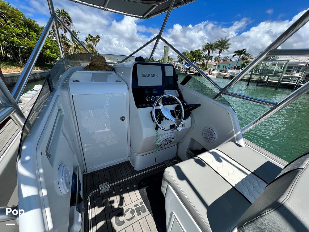 2000 Contender Fisharound 31 Power boat for Sale in Madeira Beach, FL